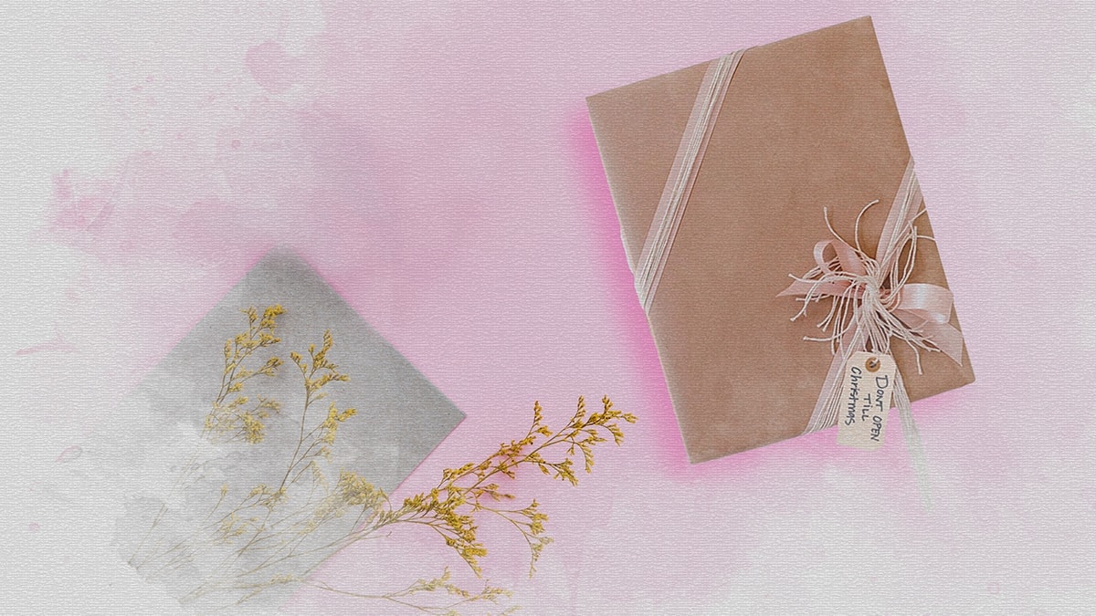 Gift A Painting And Win Their Heart! 12 Reasons To Gift A Portrait