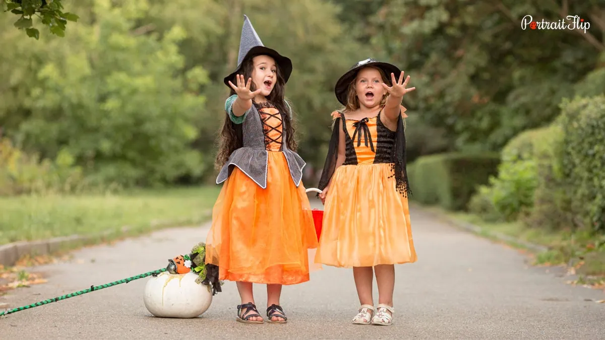 10 Sibling Pictures Ideas: Creative Sibling Photo Ideas For You